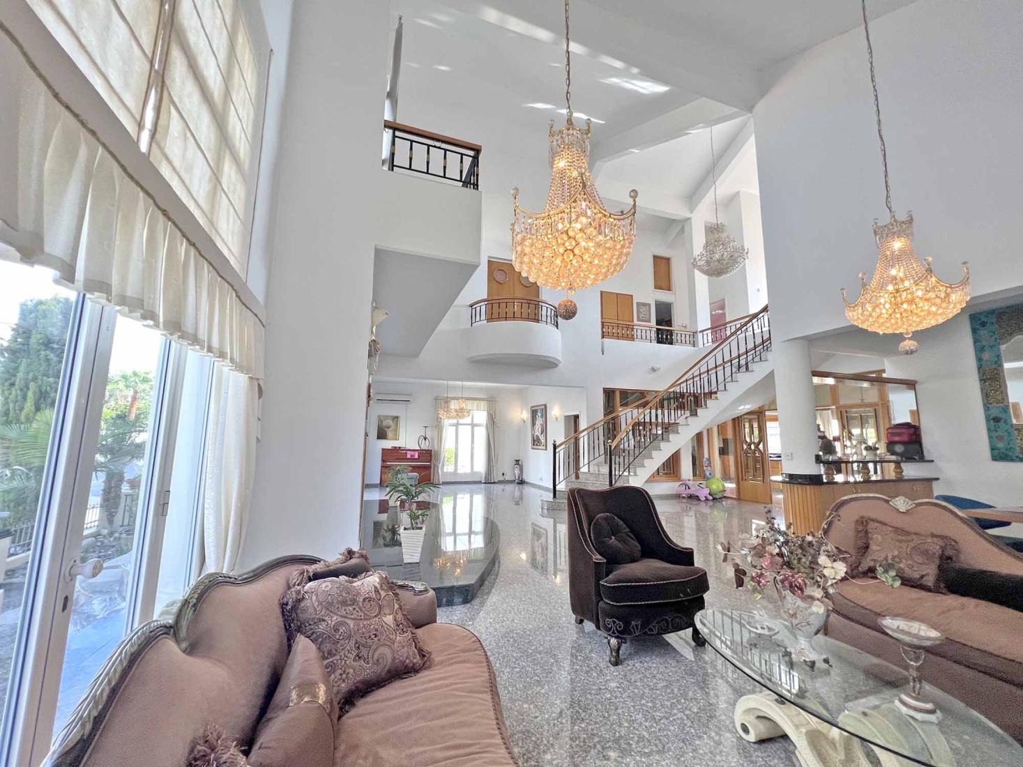 Classically Beautiful | M.Residence